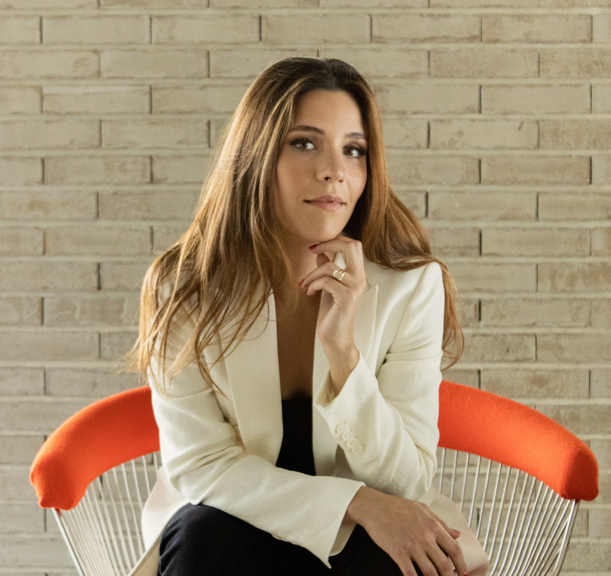 ellaz about us | Ayudándonos unas a otras